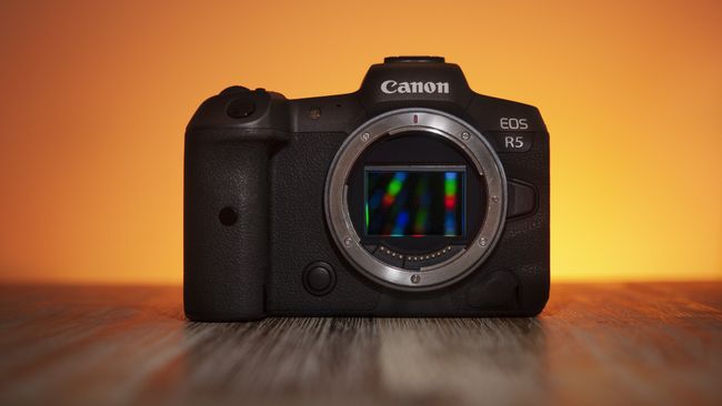 OFFICIAL: the Canon EOS R5 can now shoot 400MP images | Digital Camera ...