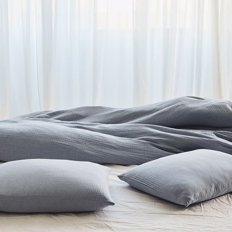 Change bedding in a minute with this easy way to change a duvet cover ...