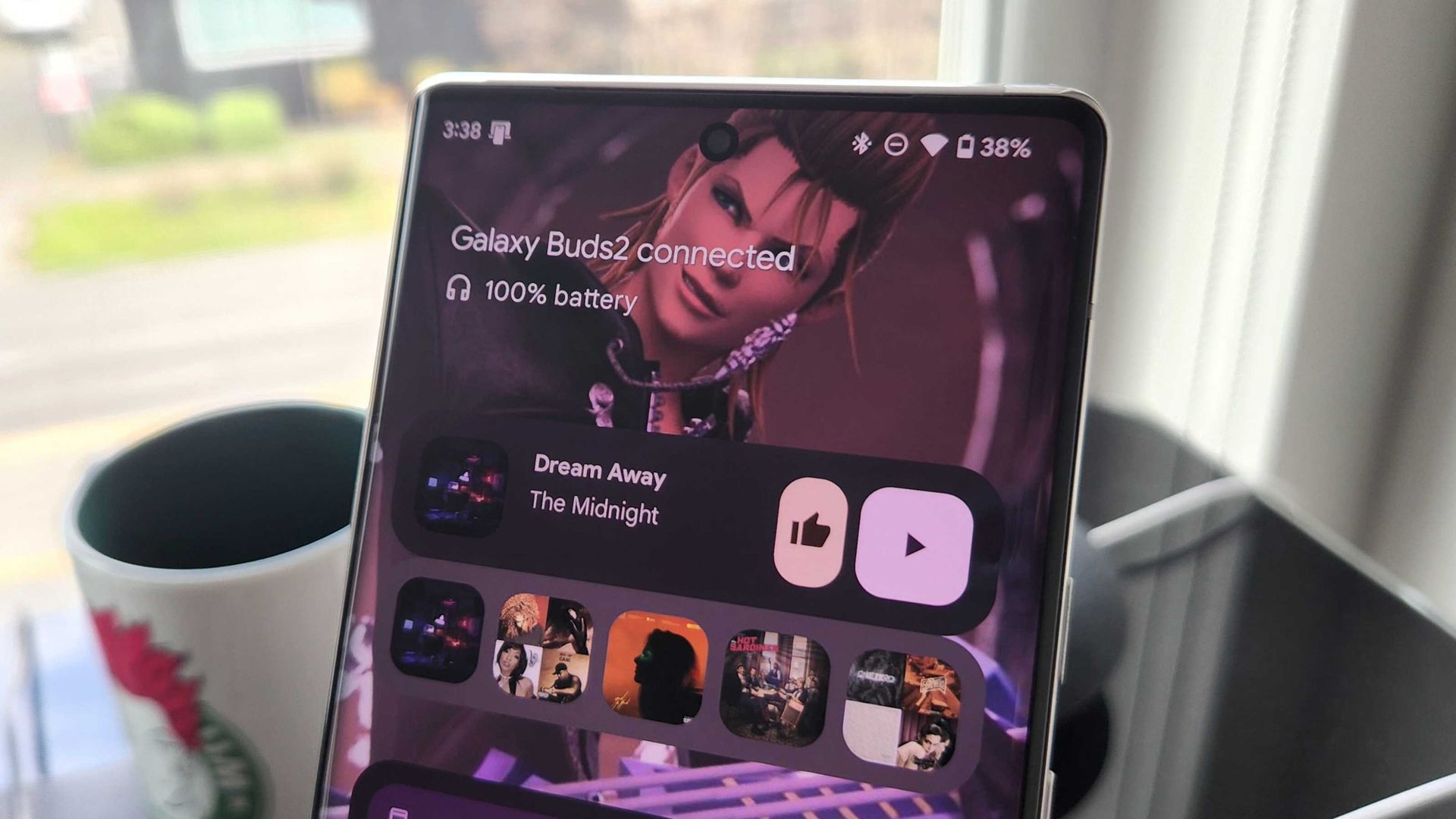 The latest Pixel At a Glance features are arriving for more users ...