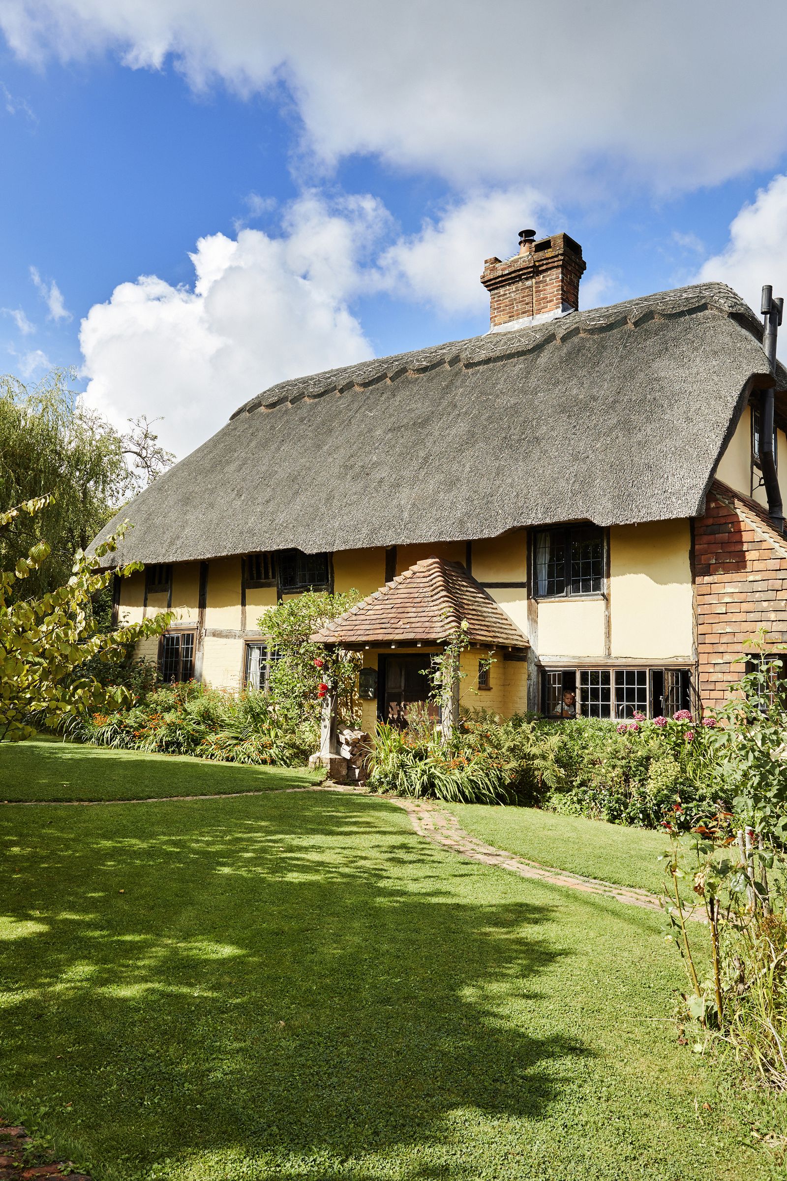 This 16th-century English cottage is beautifully restored | Homes and ...