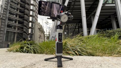 The best DSLR gimbals for mirrorless and SLR camera users in 2023 ...