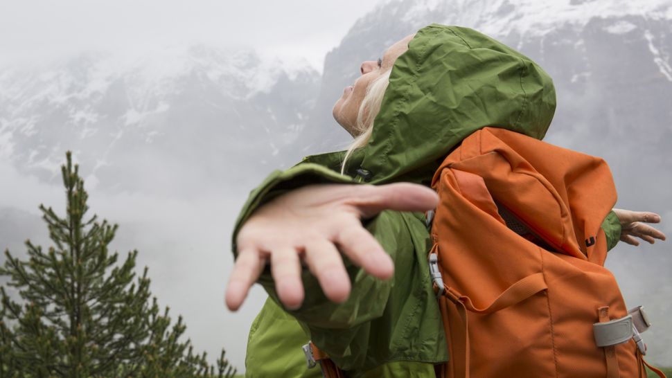 Hiking layers: what you need to keep warm on the trail | Advnture