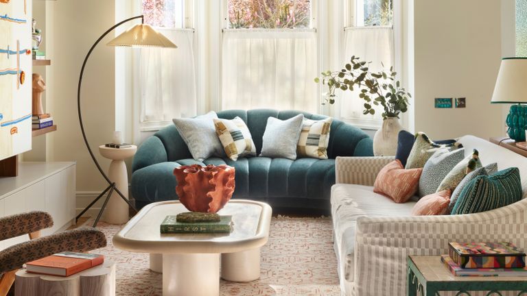 8 Sofa Color Trends Designers Are Loving in 2025 | Livingetc