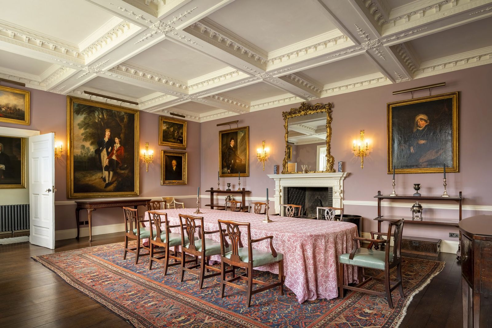 A recently refurbished Jacobean hall with 100 acres, a clocktower, lake ...
