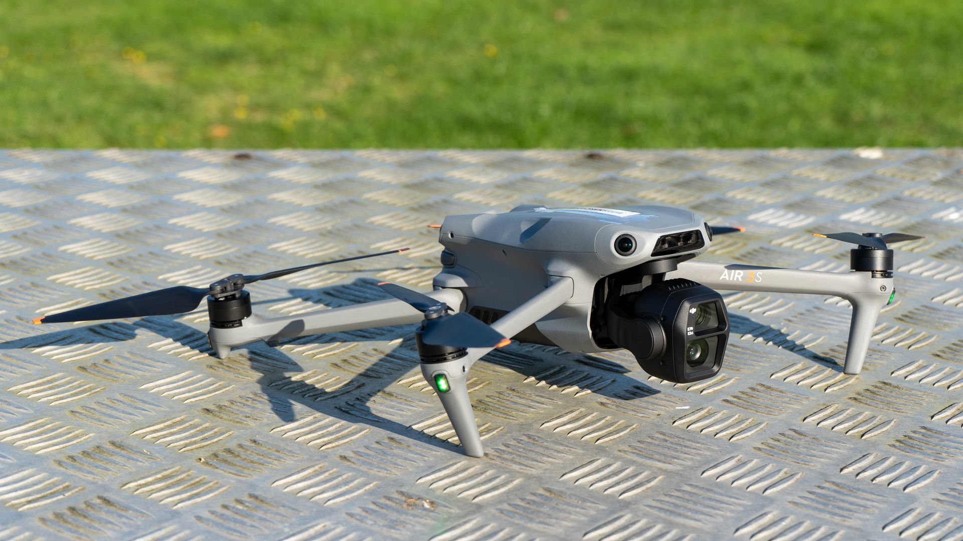 USA Customs blocking DJI drones – including the new Air 3S. Is this the ...