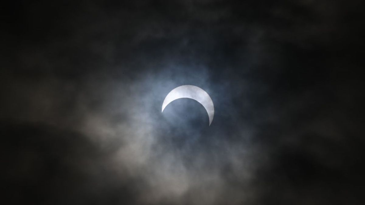 What happens if it's cloudy for the April 8 solar eclipse? | Live Science