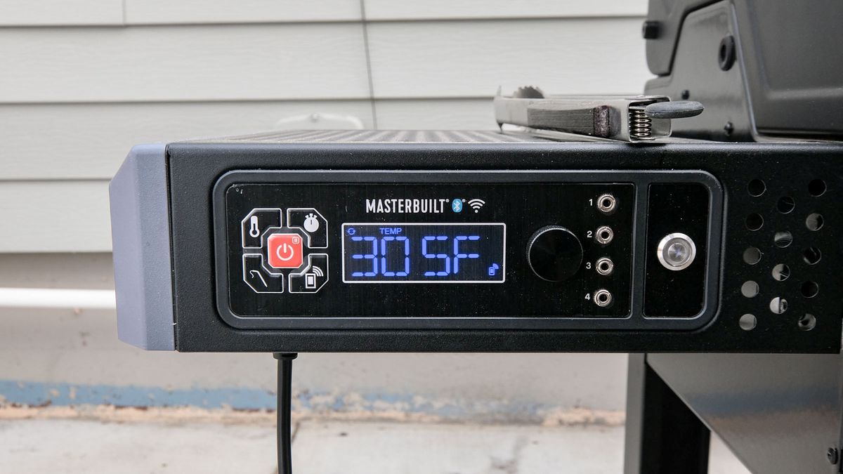 Masterbuilt AutoIgnite Series 545 Digital Charcoal Grill and Smoker ...