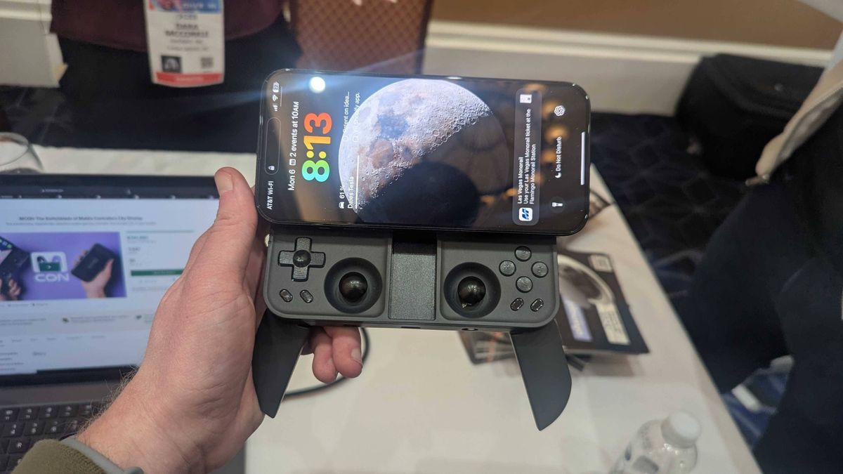 The MCON gaming controller lets you turn your phone into a modern PSP ...