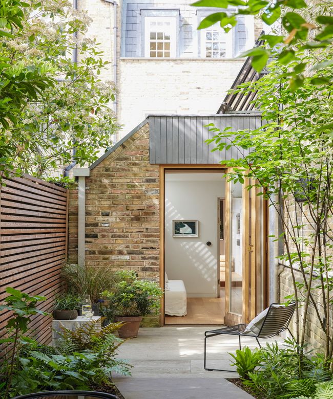 Narrow Garden Ideas: 14 Ways to Maximise Space | Homebuilding