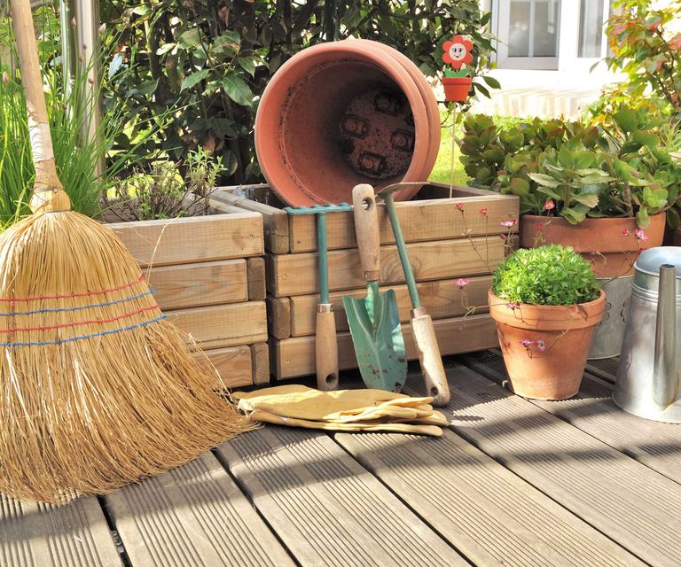 Preparing a garden for spring – 5 tasks for your to-do list | Homes and ...