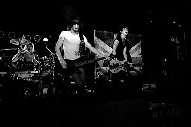 Asking Alexandria Pics | Guitar World