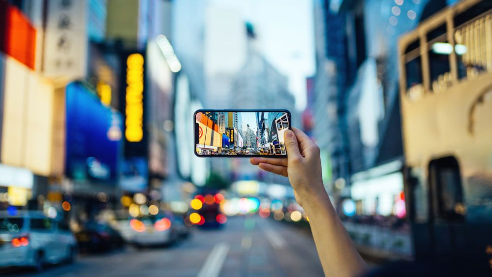 Take photos AND video at once with this simple smartphone trick ...