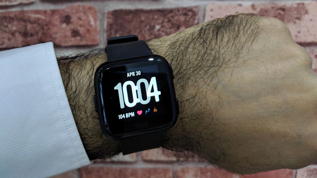 Fitbit Versa vs Apple Watch 4: two of the greatest smartwatches clash ...