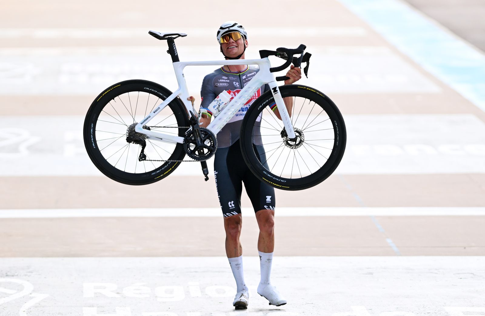 Mathieu van der Poel secures Paris-Roubaix hat-trick after epic duel with Tadej Pogačar ...