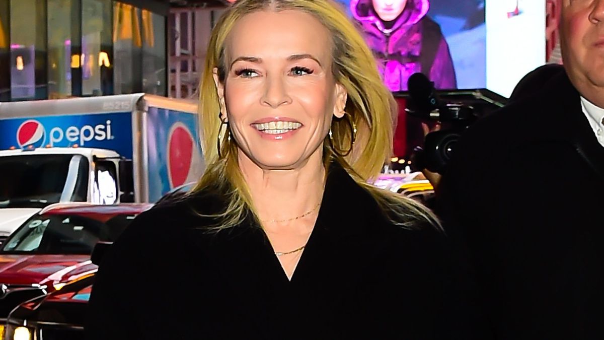 Chelsea Handler hits slopes in bikini to celebrate birthday | Woman & Home