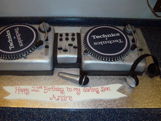 12 exceedingly good musical instrument cakes | MusicRadar