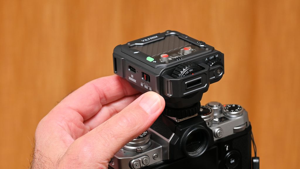 Viltrox Spark Z3 review: a ‘mech-inspired’ compact flash with Auto TTL ...