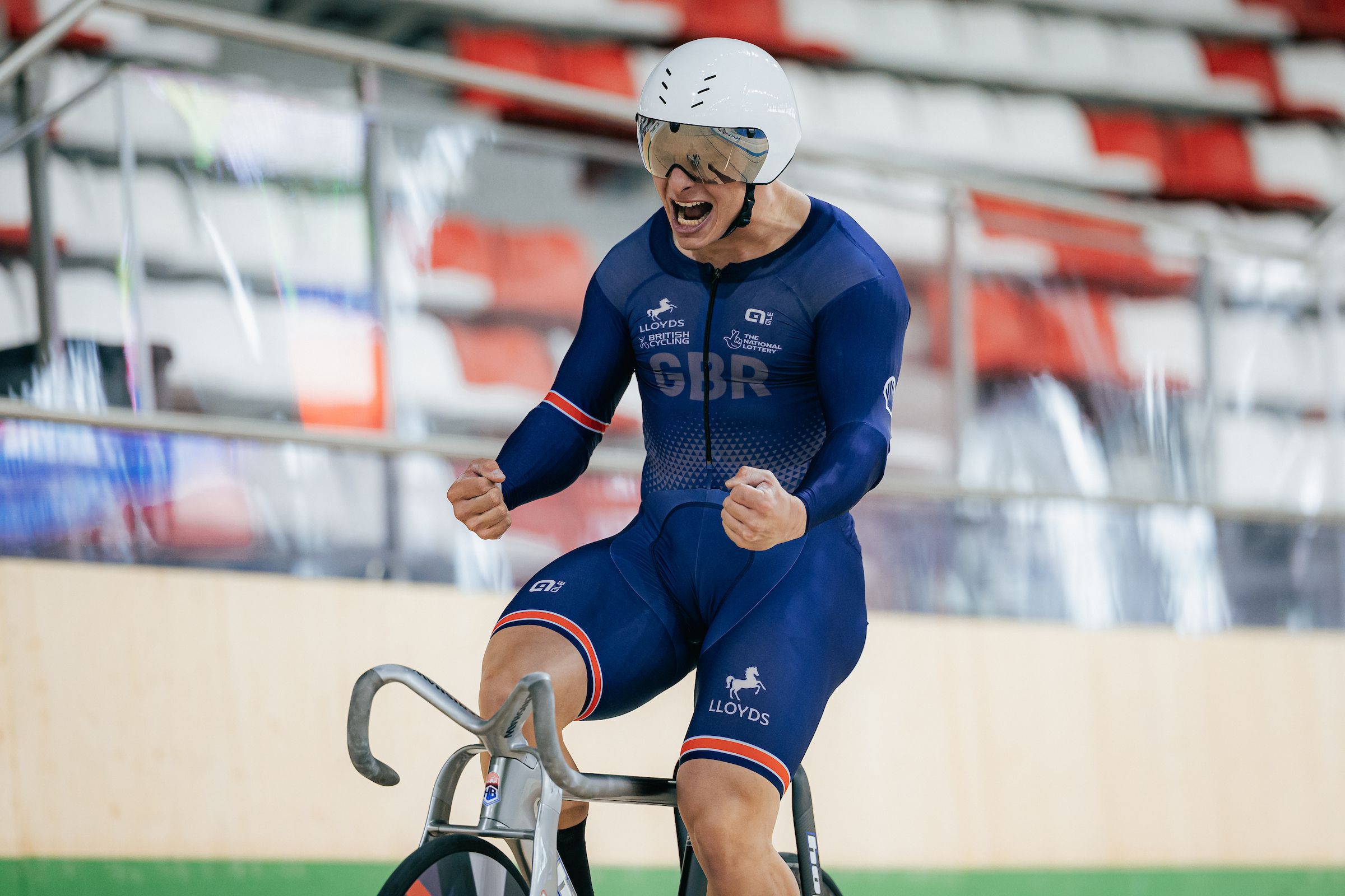 Matt Richardson sprints at 80.5km/h to set new flying start 200m world ...