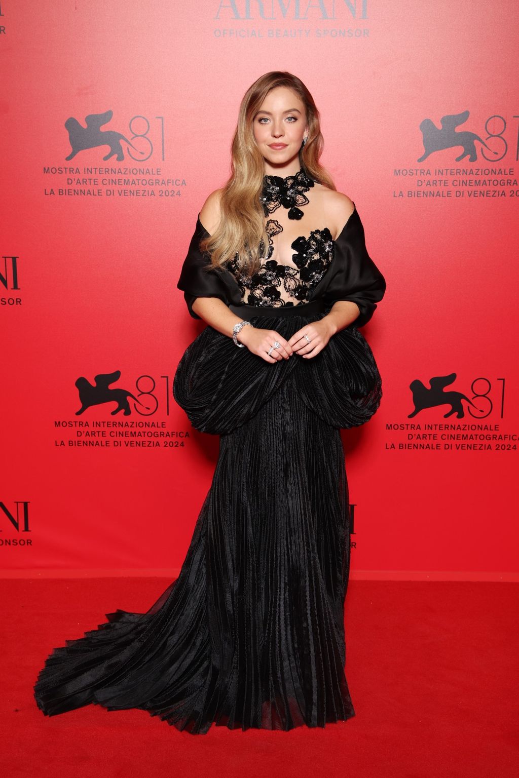 Sydney Sweeney Went Full Goth In A Gorgeous Black Dress With Only Lace ...