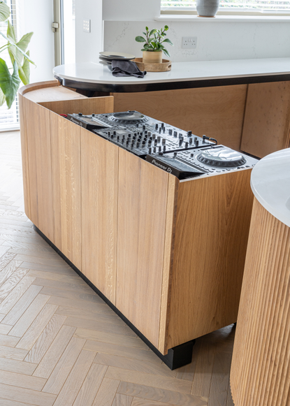 How This Home's Hidden Turntable Makes for Perfect Kitchen Discos ...