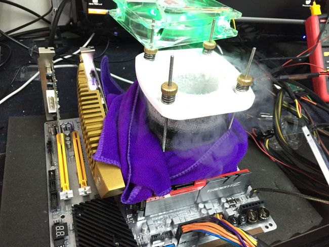 The world record Skylake overclock is an insane 7GHz | PC Gamer