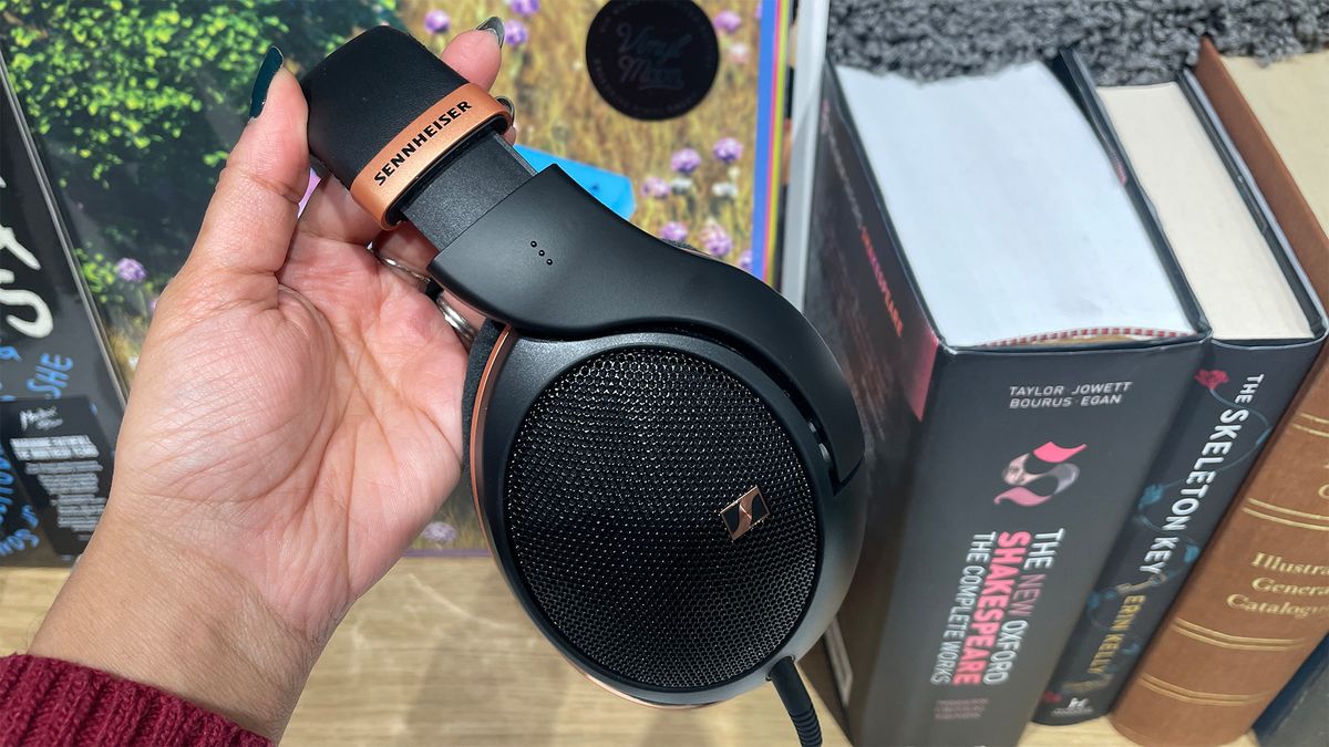 Sennheiser HD 505 review: smooth, detailed, easy-going listen in a ...
