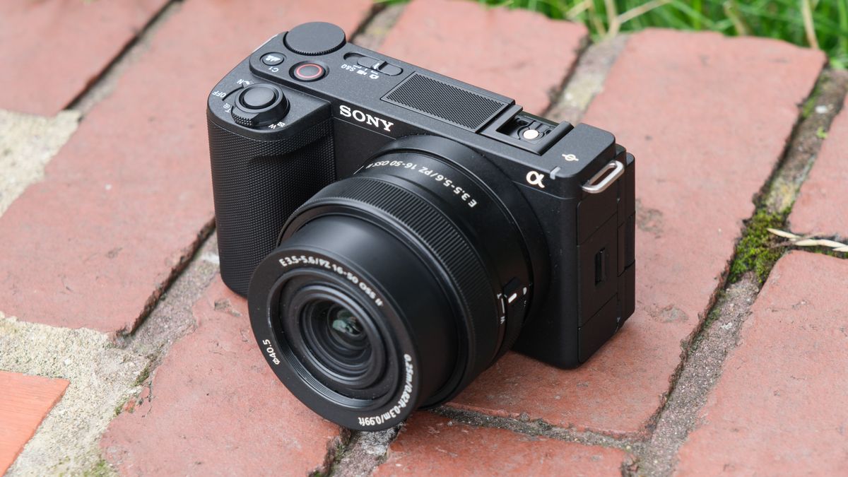 Compact cameras are trendy, but these 7 small mirrorless kits are much ...