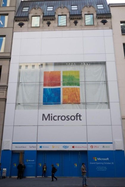 Tour the first flagship Microsoft Store: the global face of Surface ...