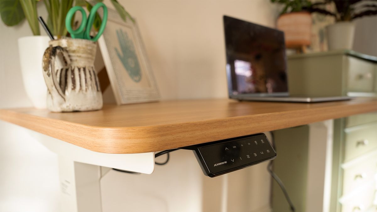 Maidesite S2 Standing Desk review | Digital Camera World