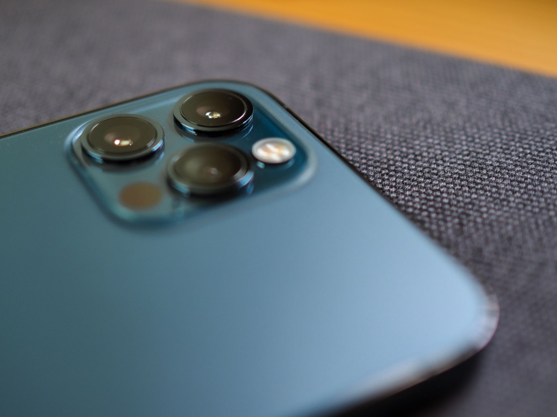 iPhone 12 Pro rear glass can now be repaired without replacing the ...