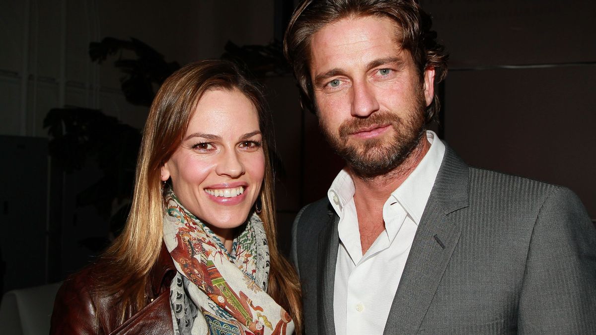 Gerard Butler says he physically "scarred" Hilary Swank on set | Marie ...