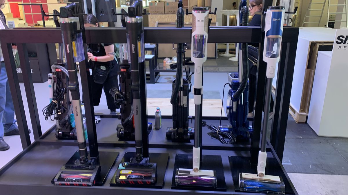 I tried Shark's most intelligent vacuum yet, and it's perfect for lazy ...