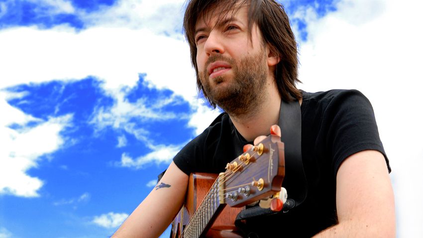 Jon Gomm to celebrate 25 years of Trace Acoustic | MusicRadar