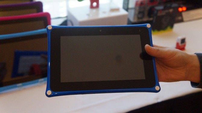 Fuhu Nabi S Hands-On: Sturdy Body Built for Easy Repair | Laptop Mag