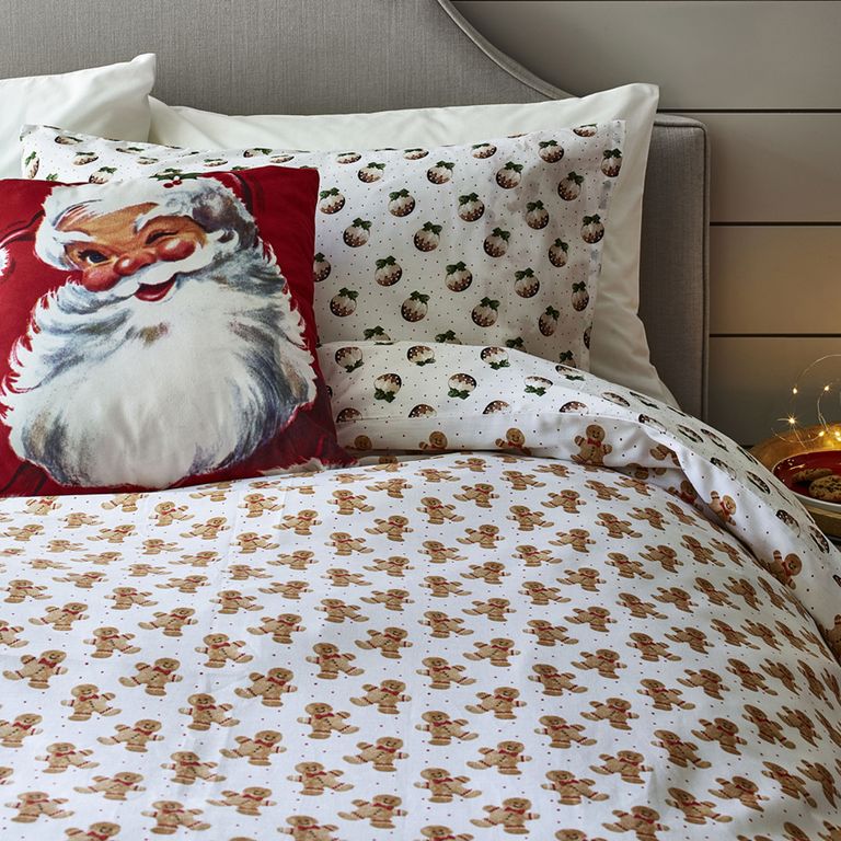 There's an Asda Christmas bedding set to suit the whole family this ...