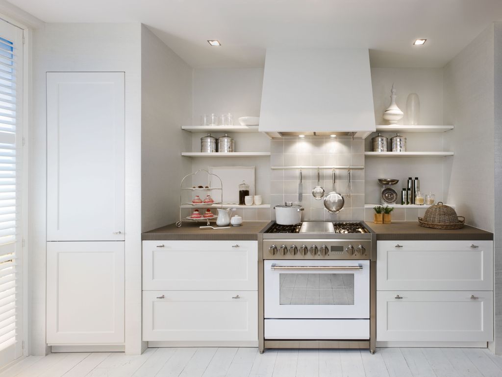 How to make a small kitchen look bigger – 10 expert tips and tricks ...