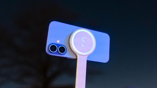 I tried astrophotography on my iPhone 16 to shoot galaxies, nebulas ...