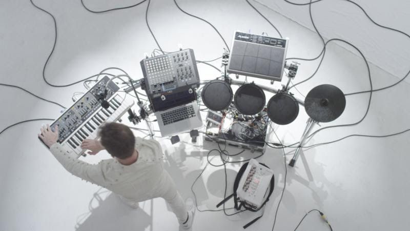 Watch Alpine Universe build his live rig and talk you through it ...