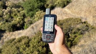 Garmin GPSMAP 67i review: I'm not smart enough for this handheld GPS ...
