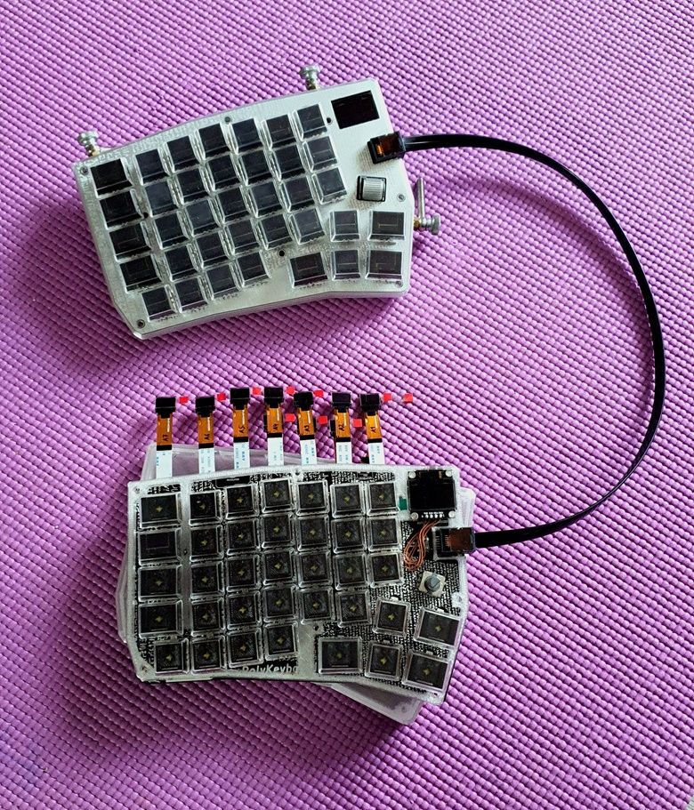 Raspberry Pi Pico Keyboard has OLED Keycaps | Tom's Hardware