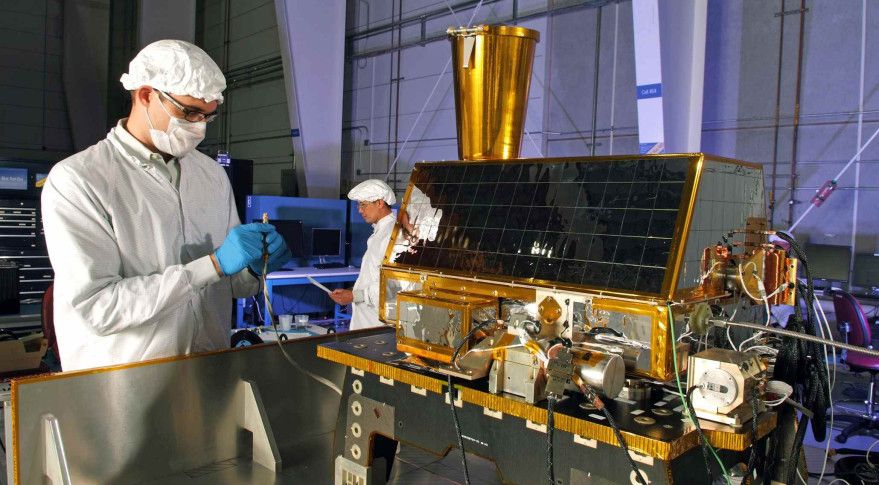 US Air Force Pushes Back Experimental Missile Warning Satellite | Space