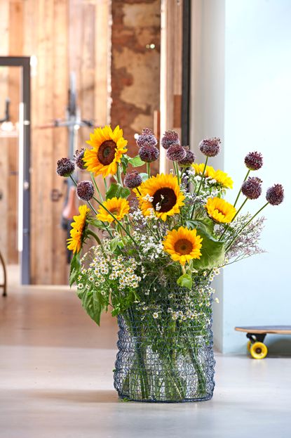 How to care for sunflowers in a vase - 4 florist tips | Livingetc
