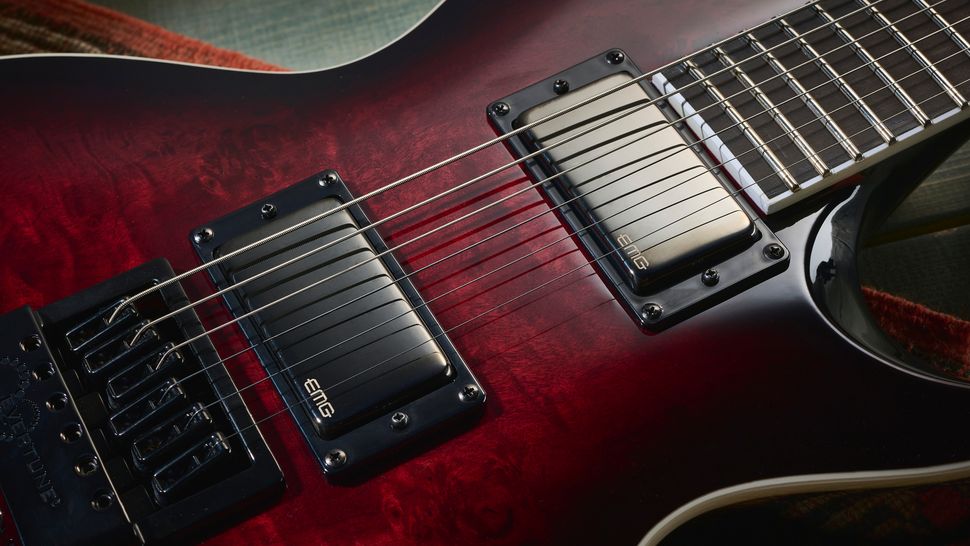 Jackson Pro Series Signature Diamond Rowe Monarkh DR12MG review ...