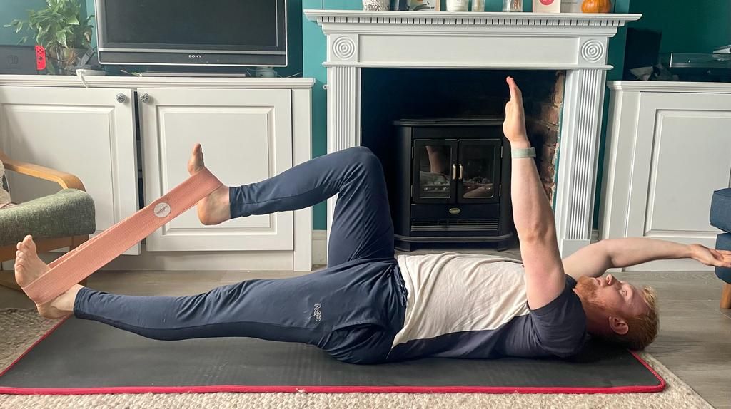 How to do dead bugs properly | Fit&Well