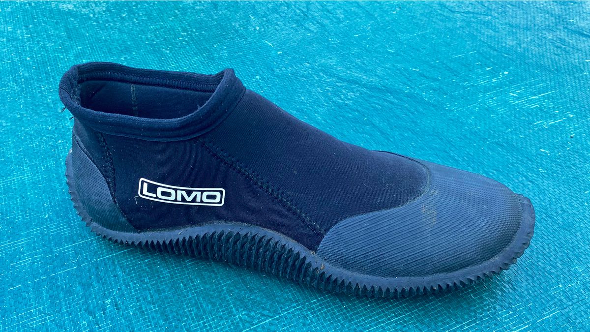Lomo 3mm Wetsuit Booties review | Advnture