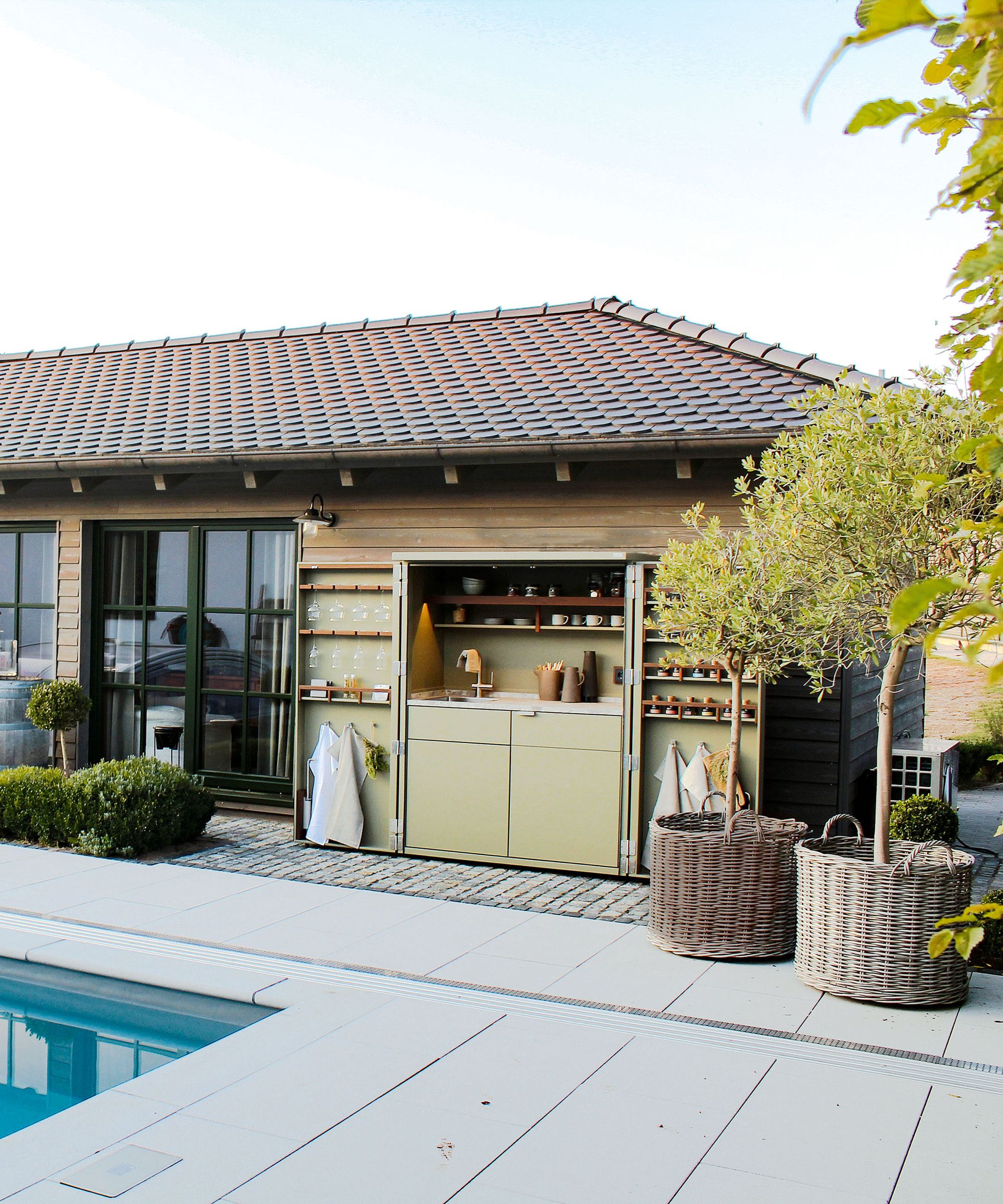 Garden bar ideas: 10 ways to entertain al fresco | Homes and Gardens