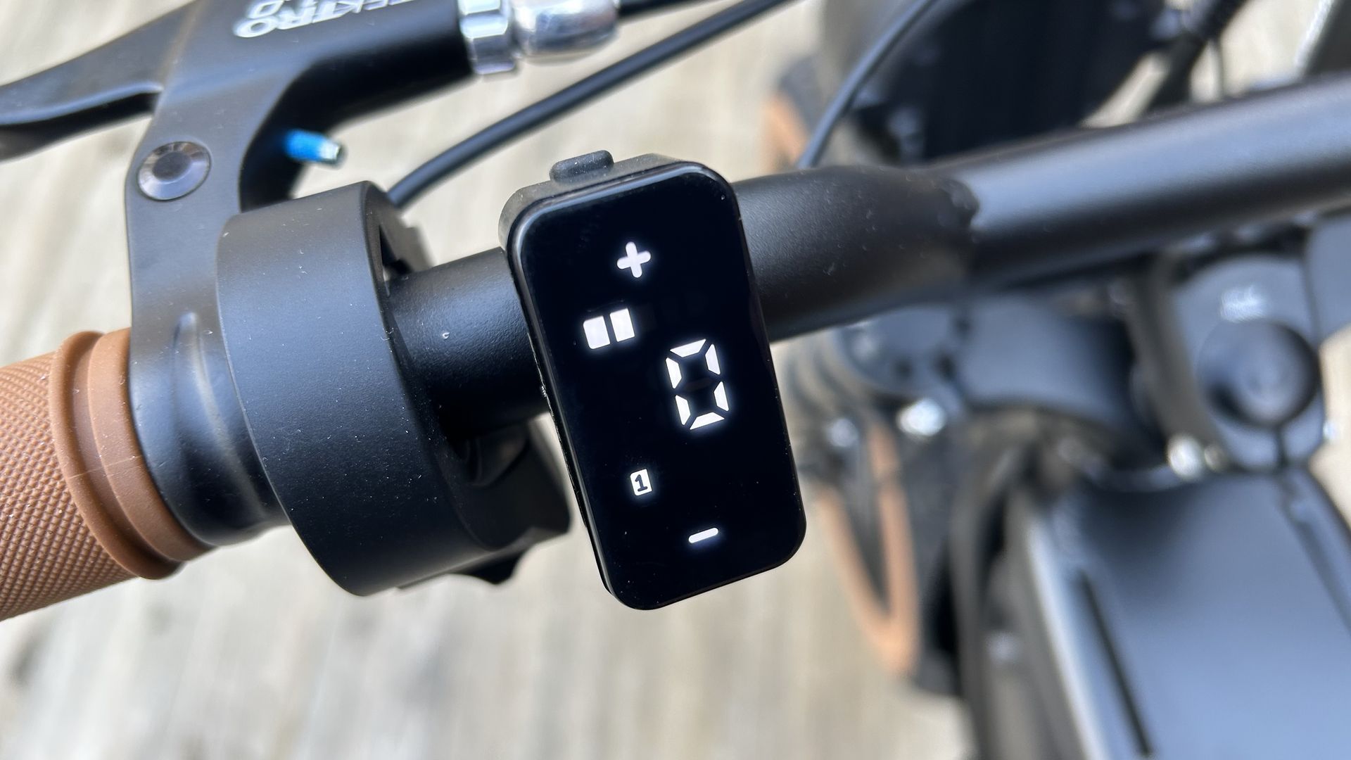 Halfords B98 Electric Hybrid Bike review: big-tyred bruiser with a ...