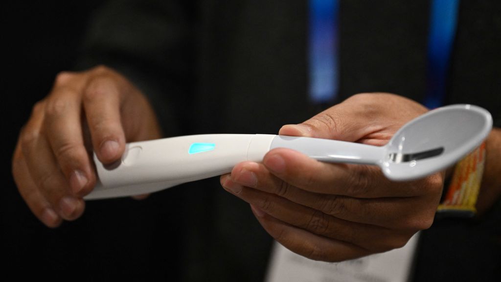 CES 2025: Kirin’s Electric Salt Spoon is the most bizarre exhibit ...