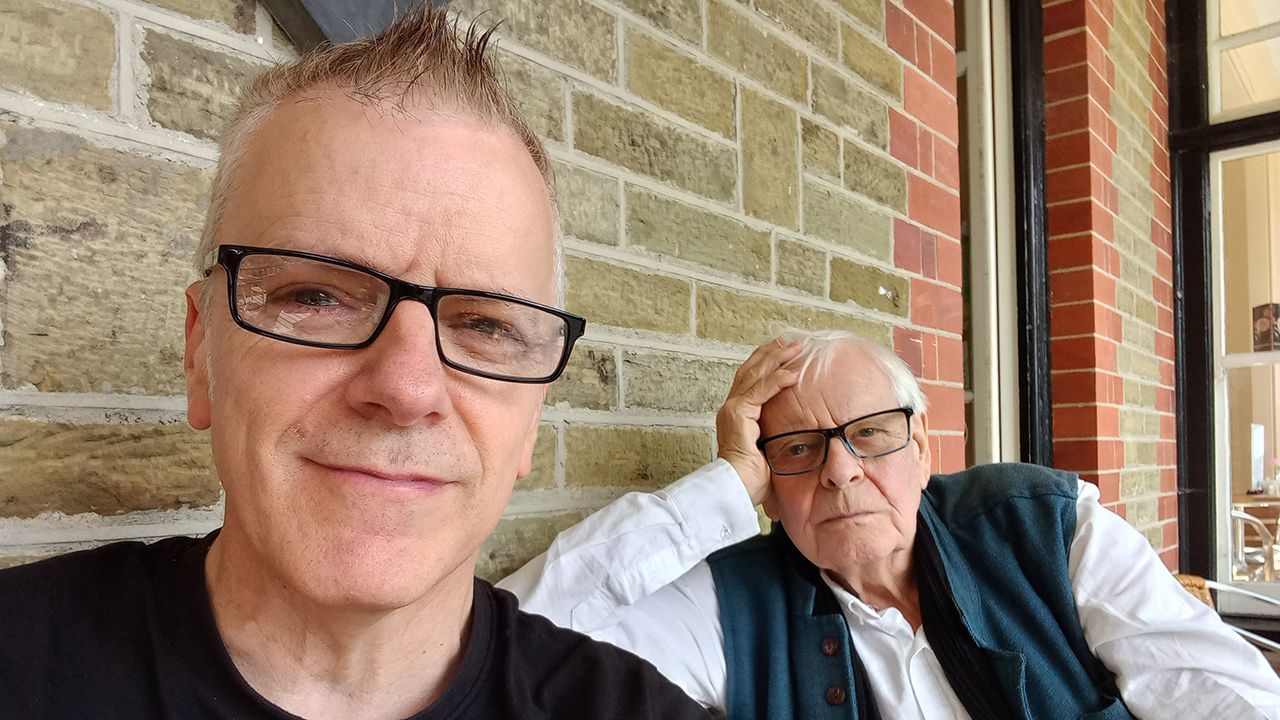 Les Penning and Robert Reed share video for new single, their cover of ...