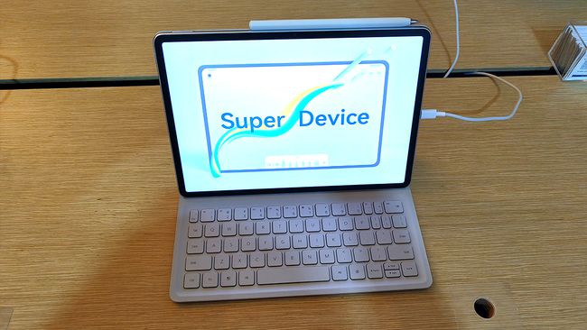 Huawei may finally have what digital artists need - a large and light ...